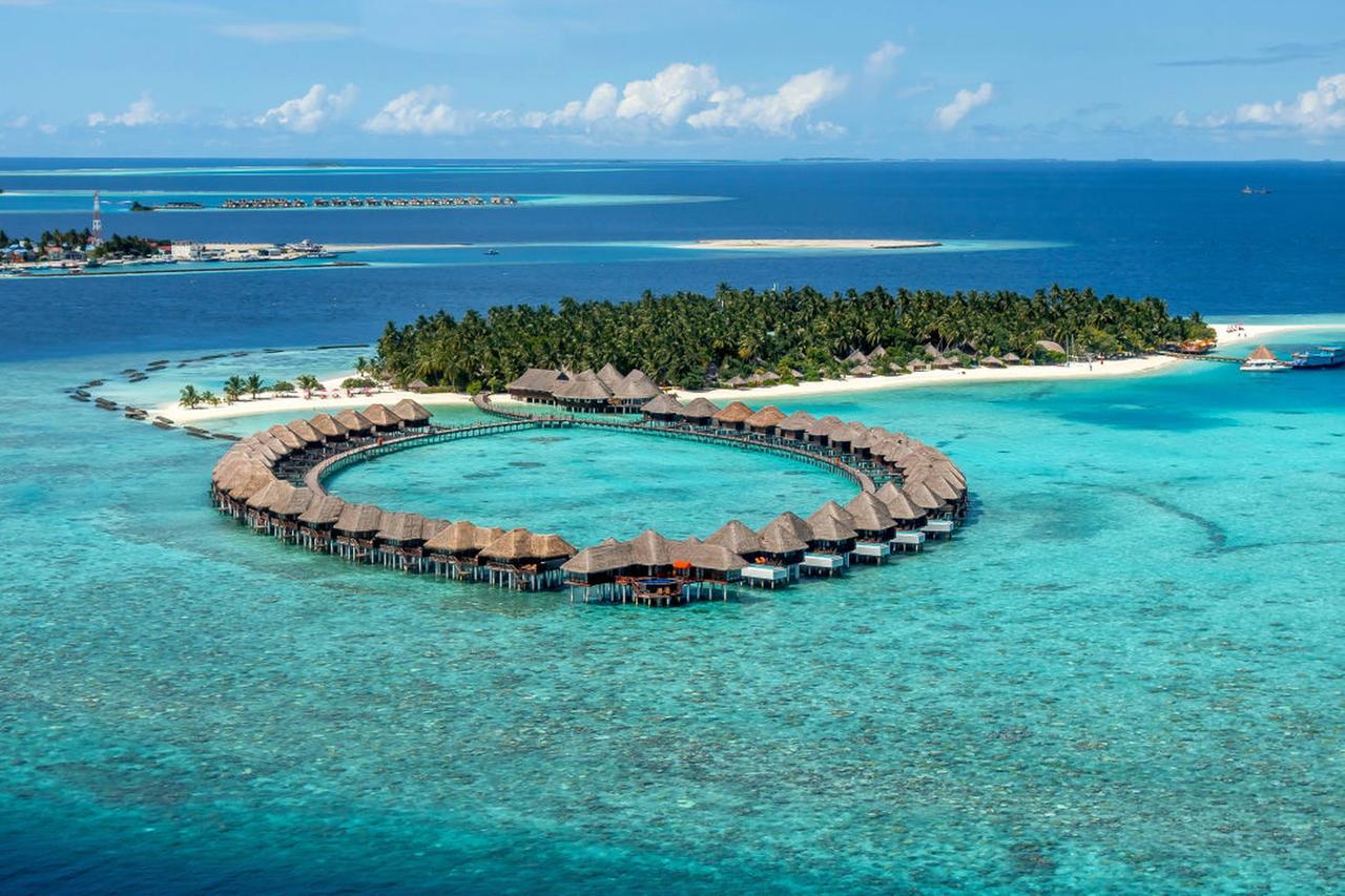 Sun Aqua Vilu Reef Beach & Spa Resort | Simply Maldives Holidays